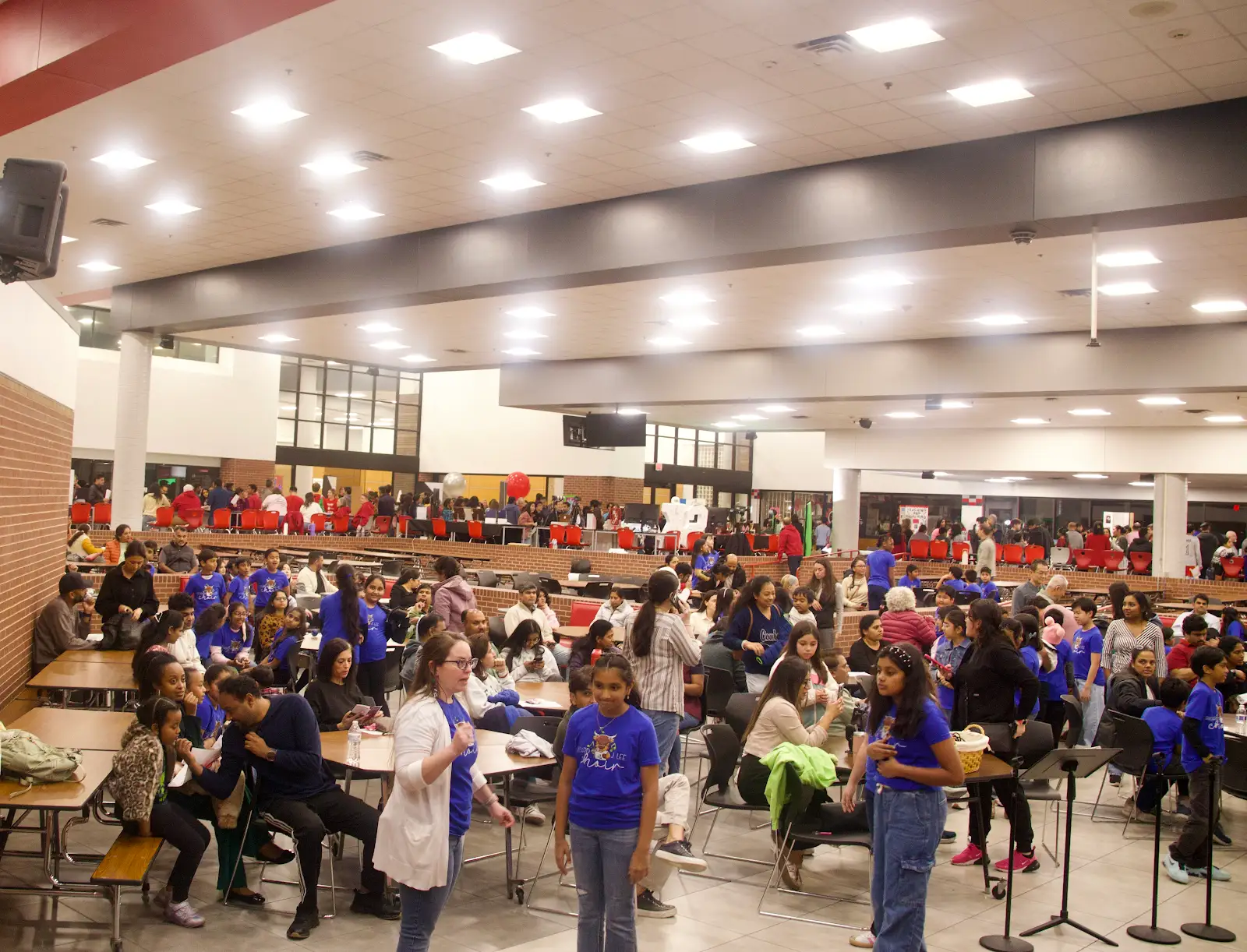 Large crowd attends district’s School Choice Fair as campuses put on ...